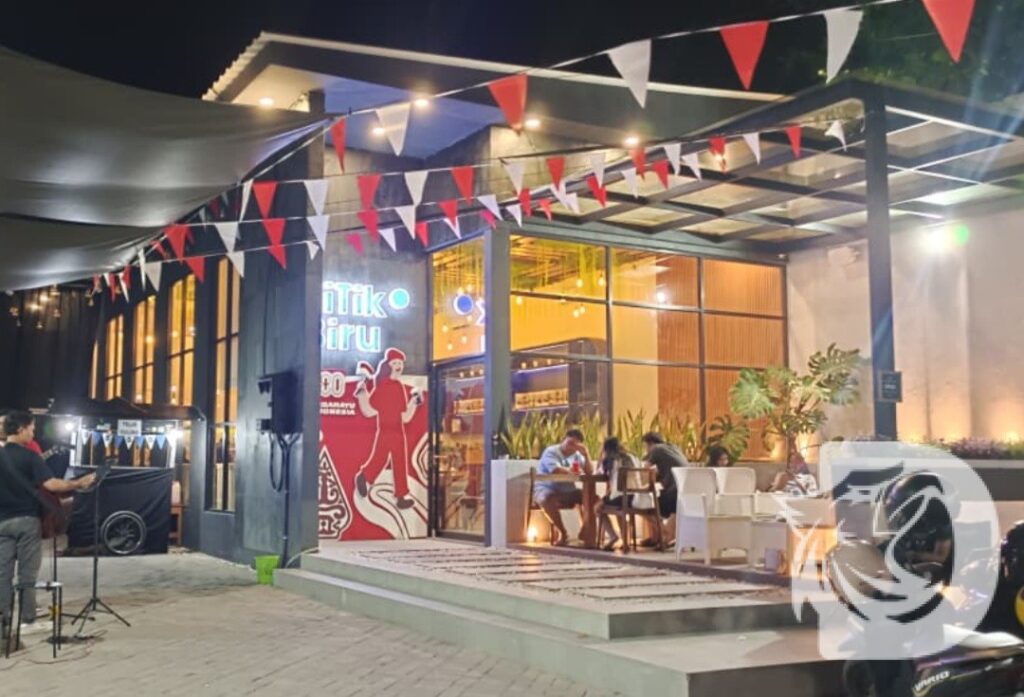 Kopi Titik Biru Bojonegoro: Estetik dan Kekinian yang Bikin Betah ...